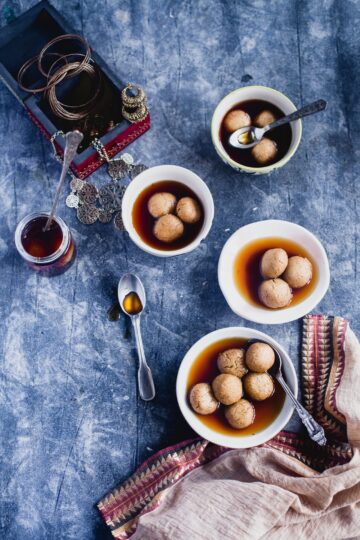 Nolen Gur Rasgulla (Cheese Balls cooked in Jaggery Syrup) - Playful Cooking