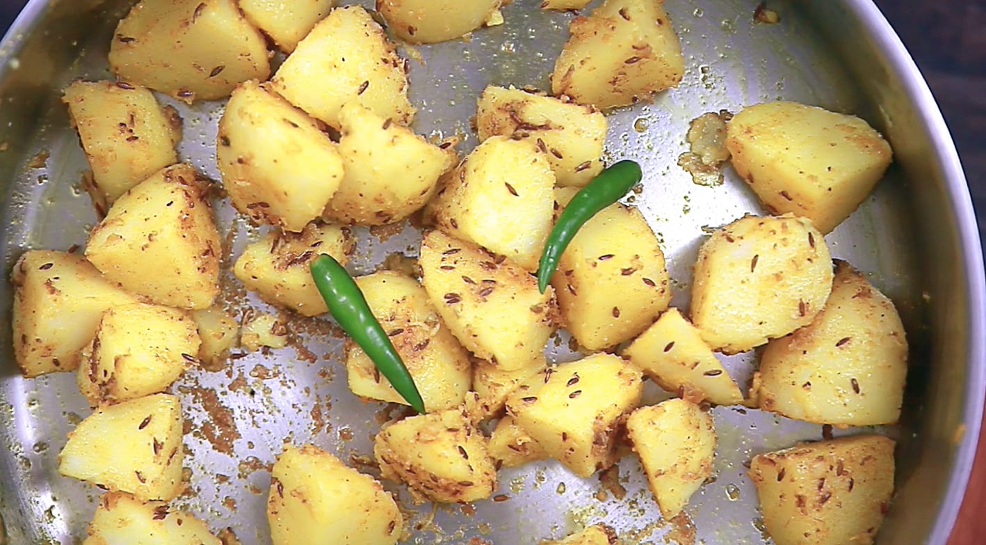 Pudina Aloo ( Potato Mint Curry) - EASY CURRY - Playful Cooking